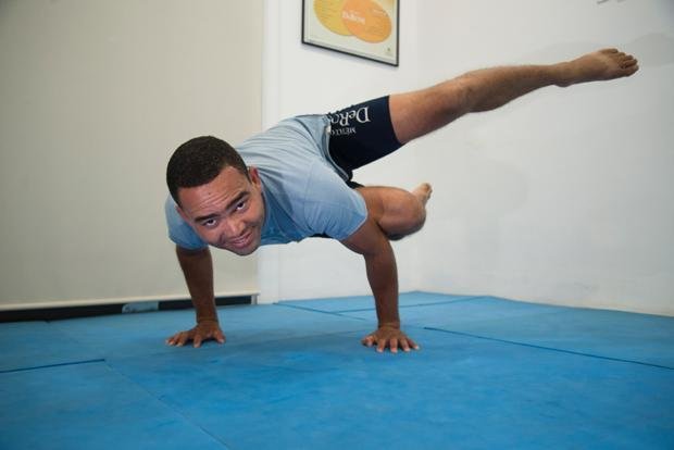 Manual do Iniciante: Yoga DeRose