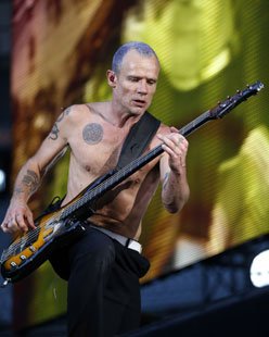 Flea lança disco solo na web, com renda revertida para conservatório de ...