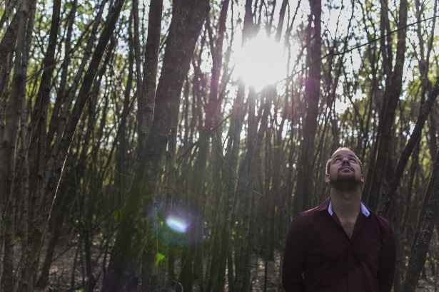 Cantor e compositor Nobat, de BH, lança álbum 'O Novato' na internet