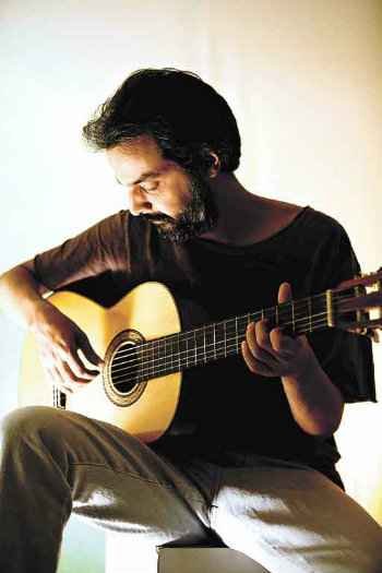 Pablo Castro se apresenta nesta quinta na Semana do Clube da Esquina