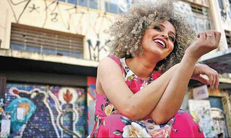 Júlia Rocha faz show neste sábado com parte do repertório de seu CD ...