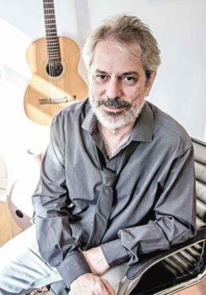 Hoje é dia internacional do beijo; músico comemora data com disco