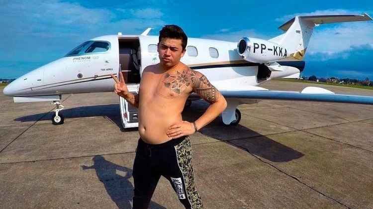 Whindersson Nunes revela quanto gasta com seu jatinho particular