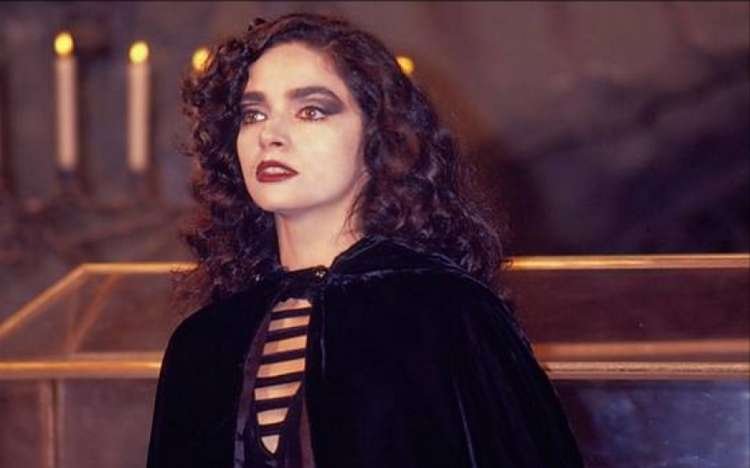 Diva da novela 'Vamp', Claudia Ohana ressuscita Natasha ao som de Beyoncé