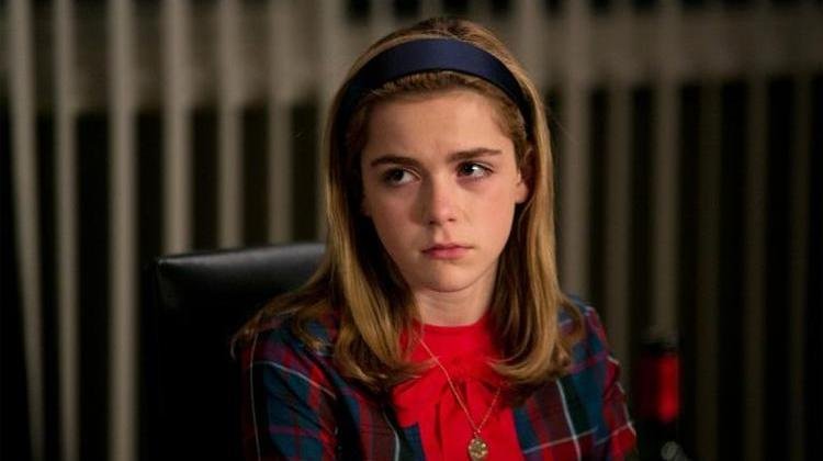 Remake de 'Sabrina' ganha data de estreia na Netflix; confira