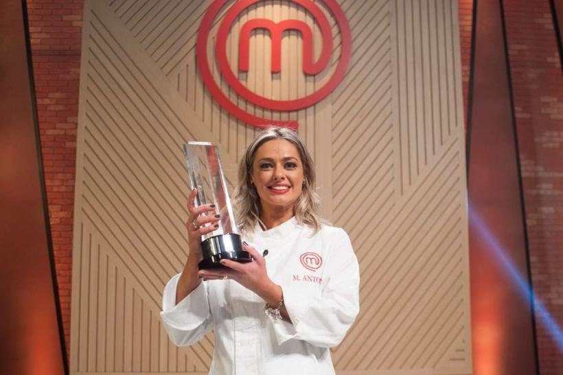 'Me odeiam por ser bonita e competente', diz vencedora do MasterChef