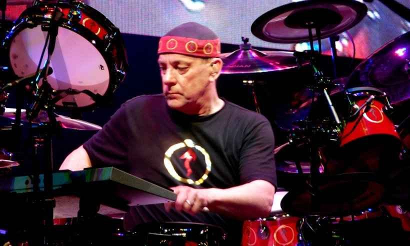 Neil Peart, o virtuoso baterista do Rush, morre aos 67 anos