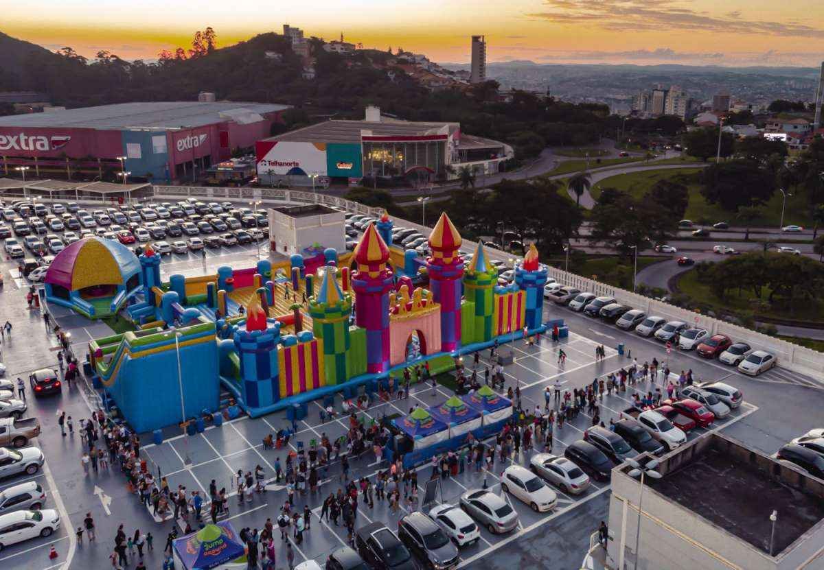 Maior castelo inflável da América Latina é atração imperdível em BH ...