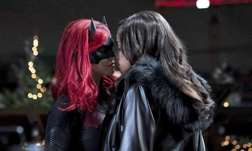 Confira Batwoman, a primeira série estrelada por uma heroína gay