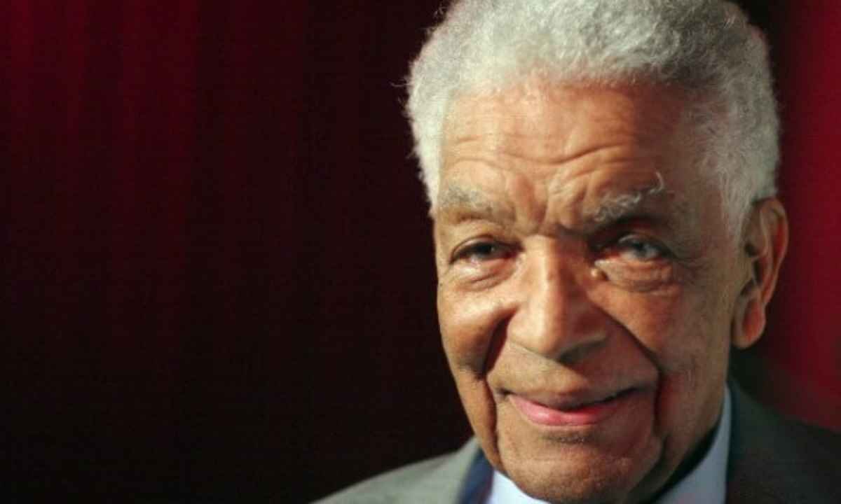 Ator de '007 Contra A Chantagem Atômica', Earl Cameron morre aos 102 anos