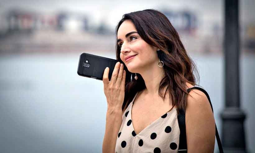 Atriz mexicana Ana de la Reguera transforma sua vida em comédia